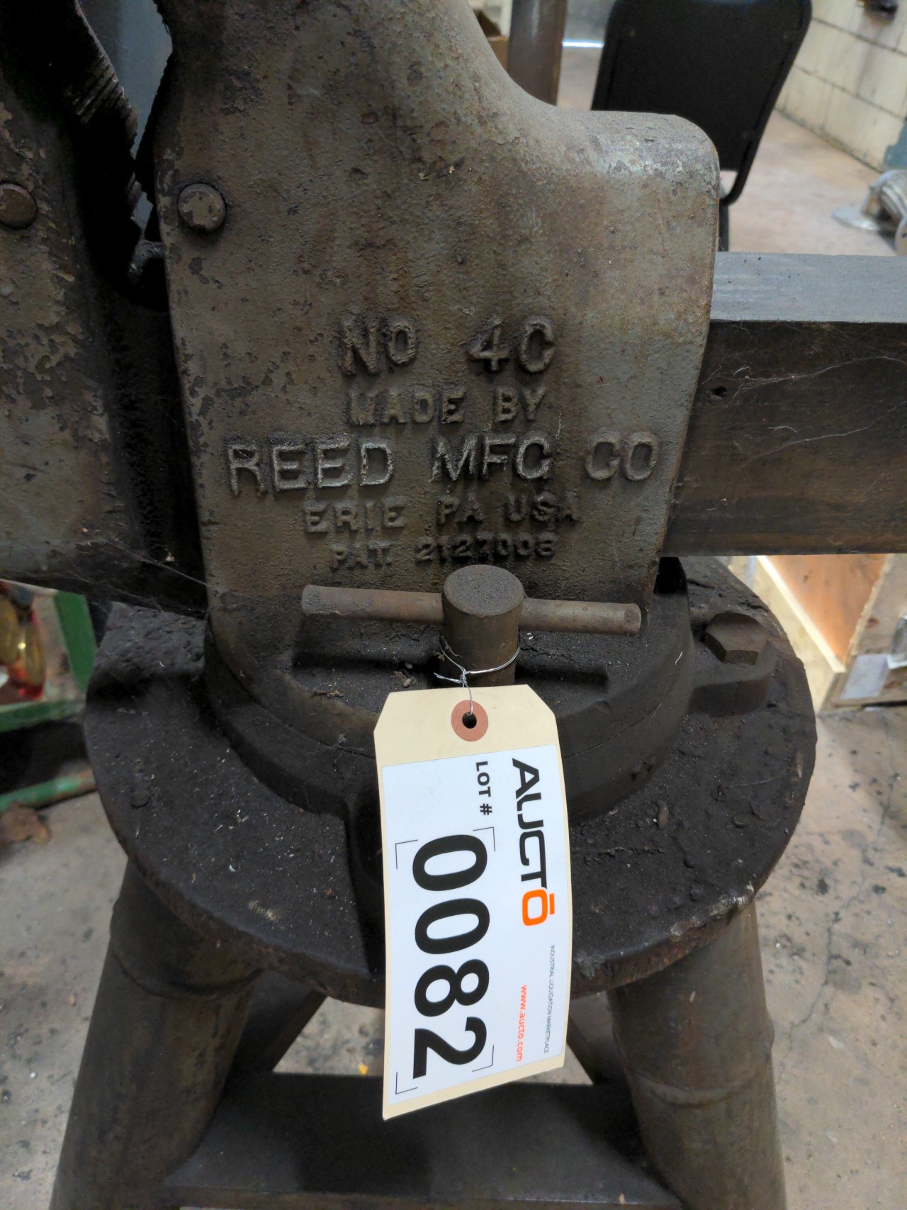 Reed Bench Vise with stand For Sale | Aucto