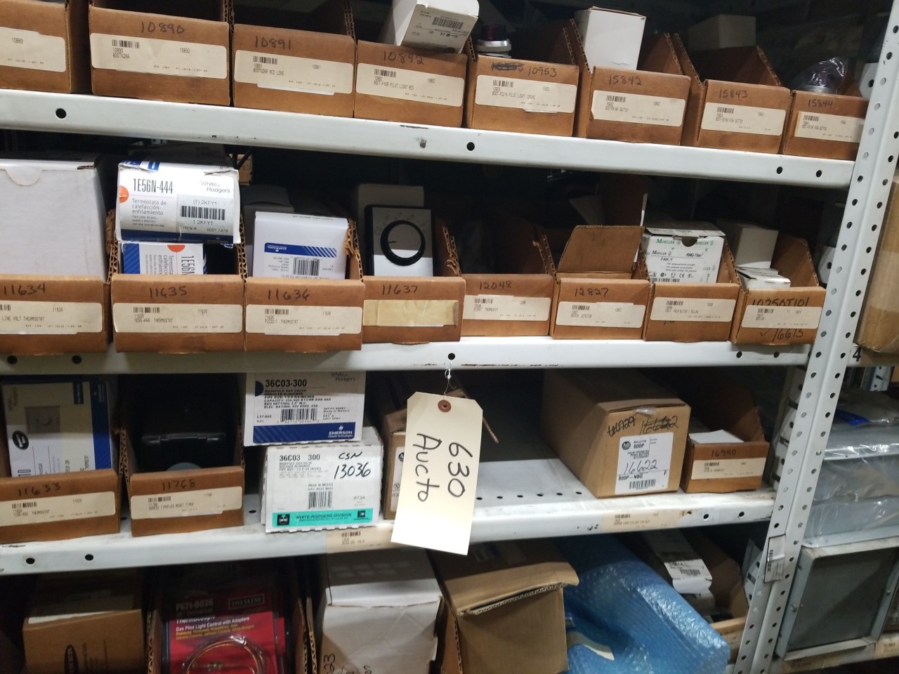 CONTENTS OF 3 SHELVES MRO , ELECTRICAL SWITCHES, PUSH BUTTONS
