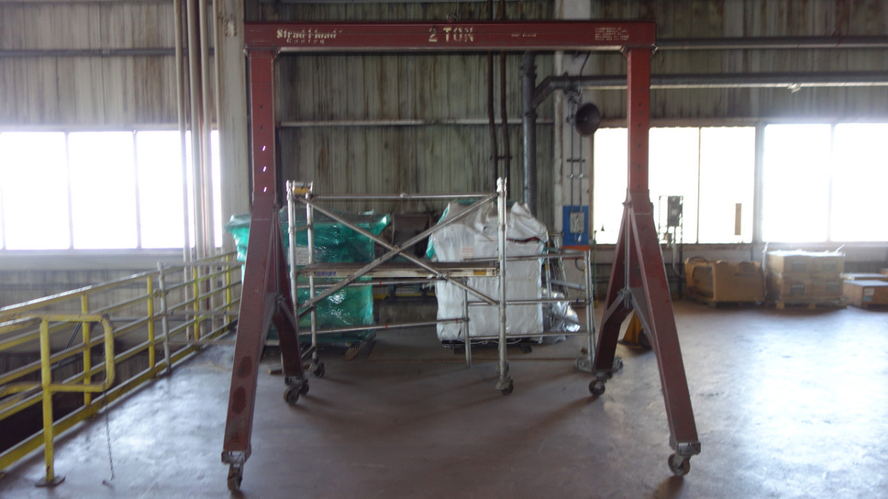 STRAD-I-LOAD 2-12-10 PORTABLE GANTRY 2 TON
