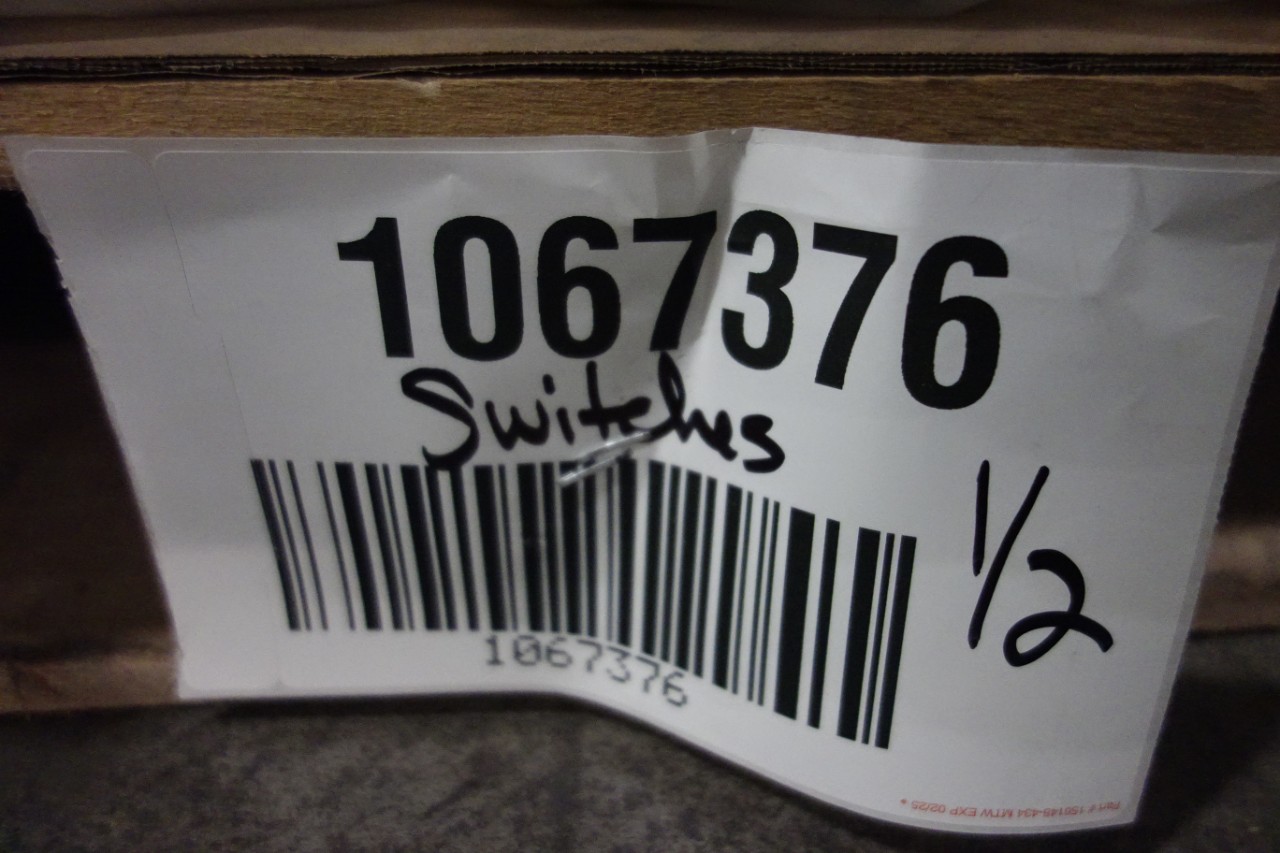 SKU 1067376 - 2 PALLETS OF ASSORTED PRESSURE SWITCHES For Sale | Aucto