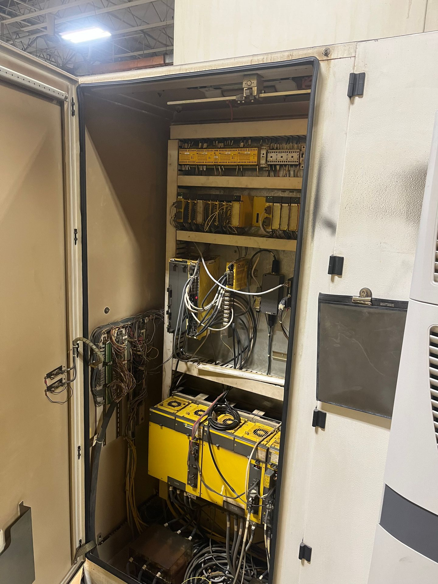 2005 Giddings & Lewis VTC 1600 w/ Fanuc 160i-TB Control W/ Tool Changer ...