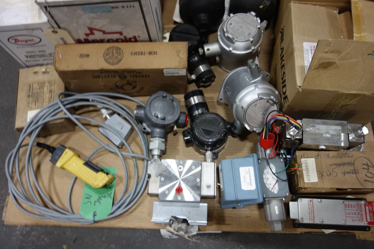 SKU 1067593 - 3 PALLETS OF ASSORTED SWITCHES