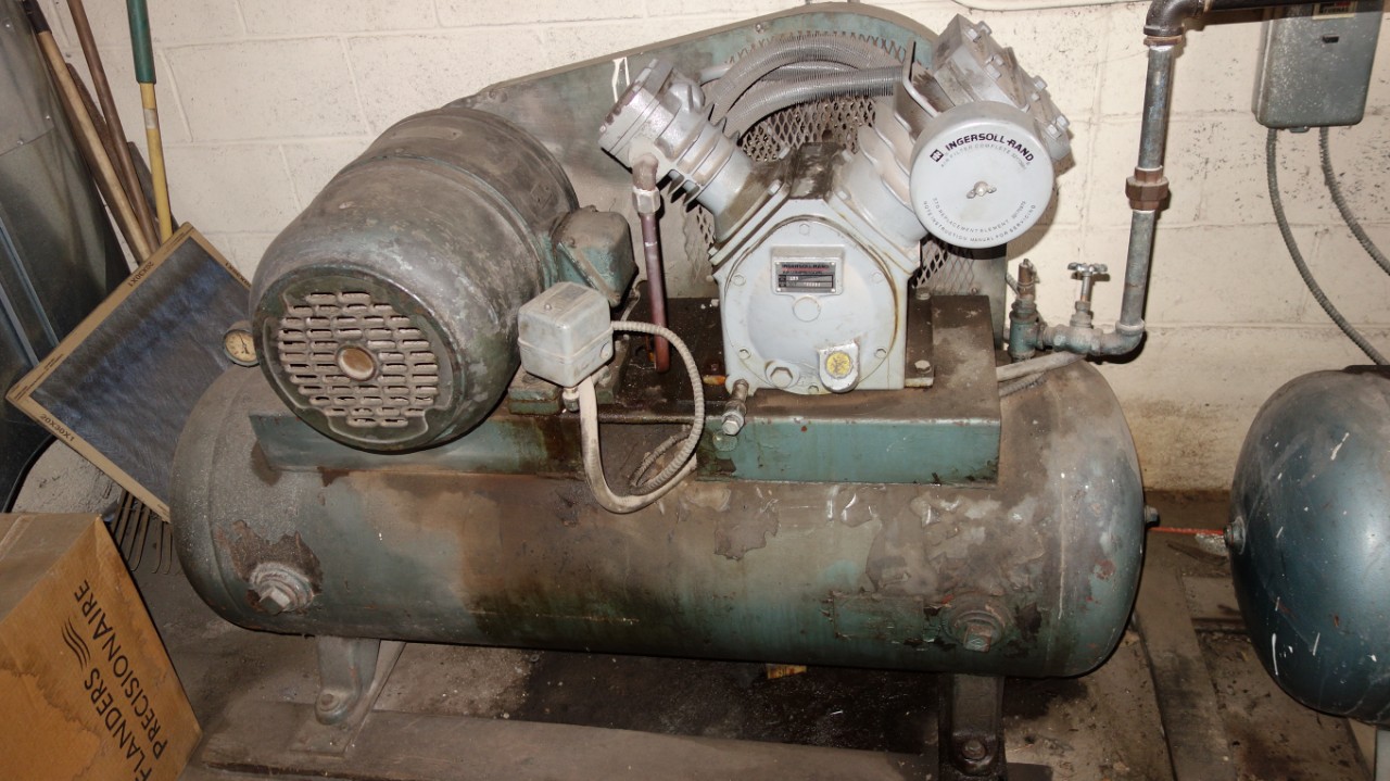 INGERSOLL-RAND 253 D5 5HP 230V-AC TYPE 30 AIR COMPRESSOR