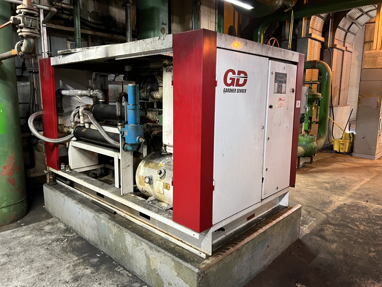 Gardner Denver EBU99C rotary screw air compressor For Sale | Aucto