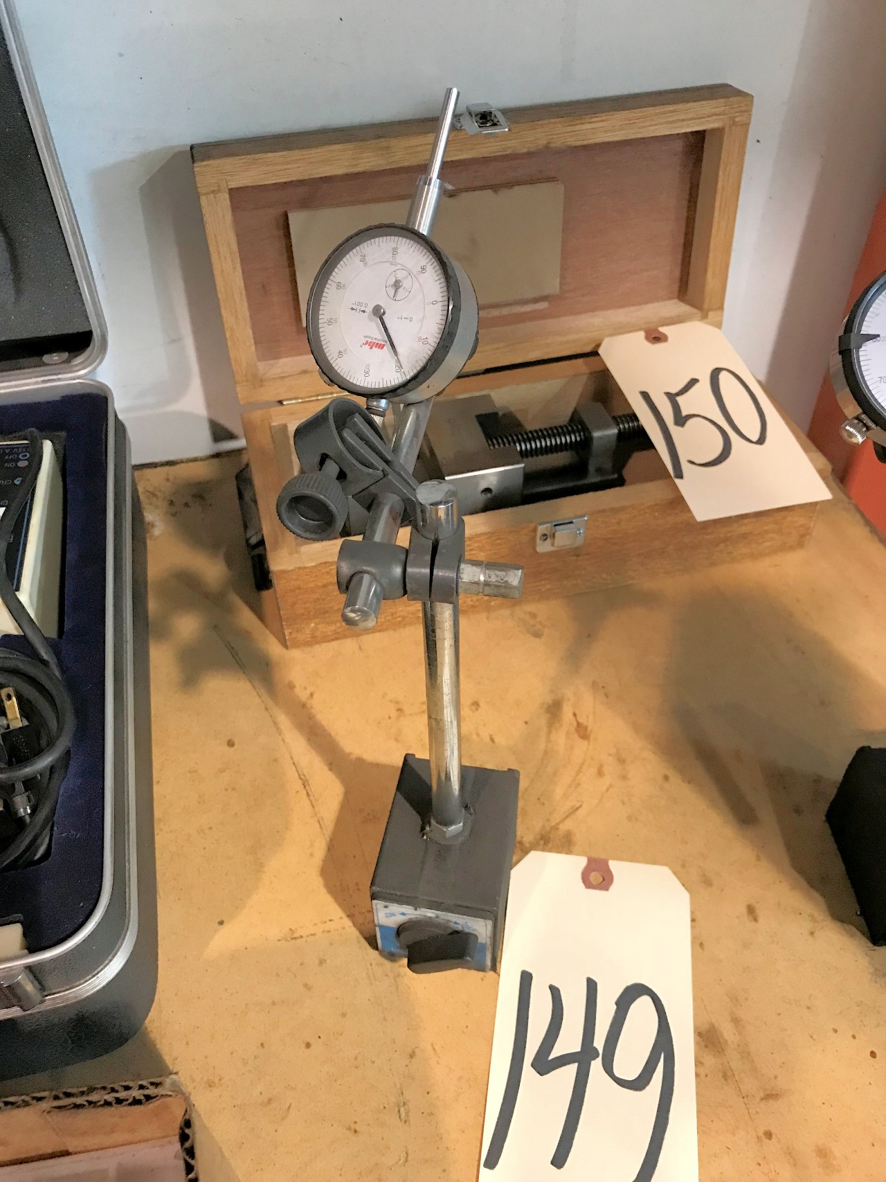 MHC 0 - 1" Dial Force Indicator with Magnetic Base Indicator Stand