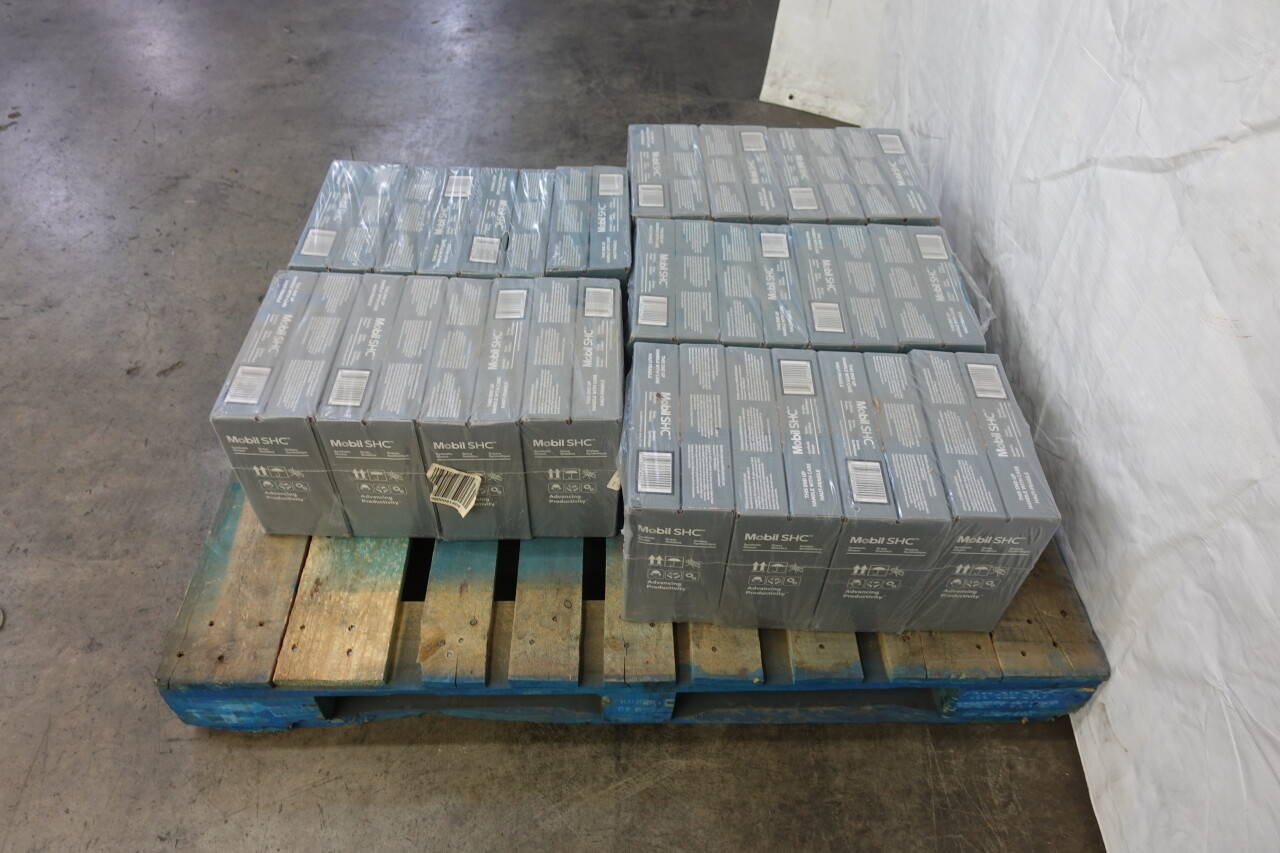 PALLET OF MOBIL SCH POLYREX 462 SYNTHETIC GREASE