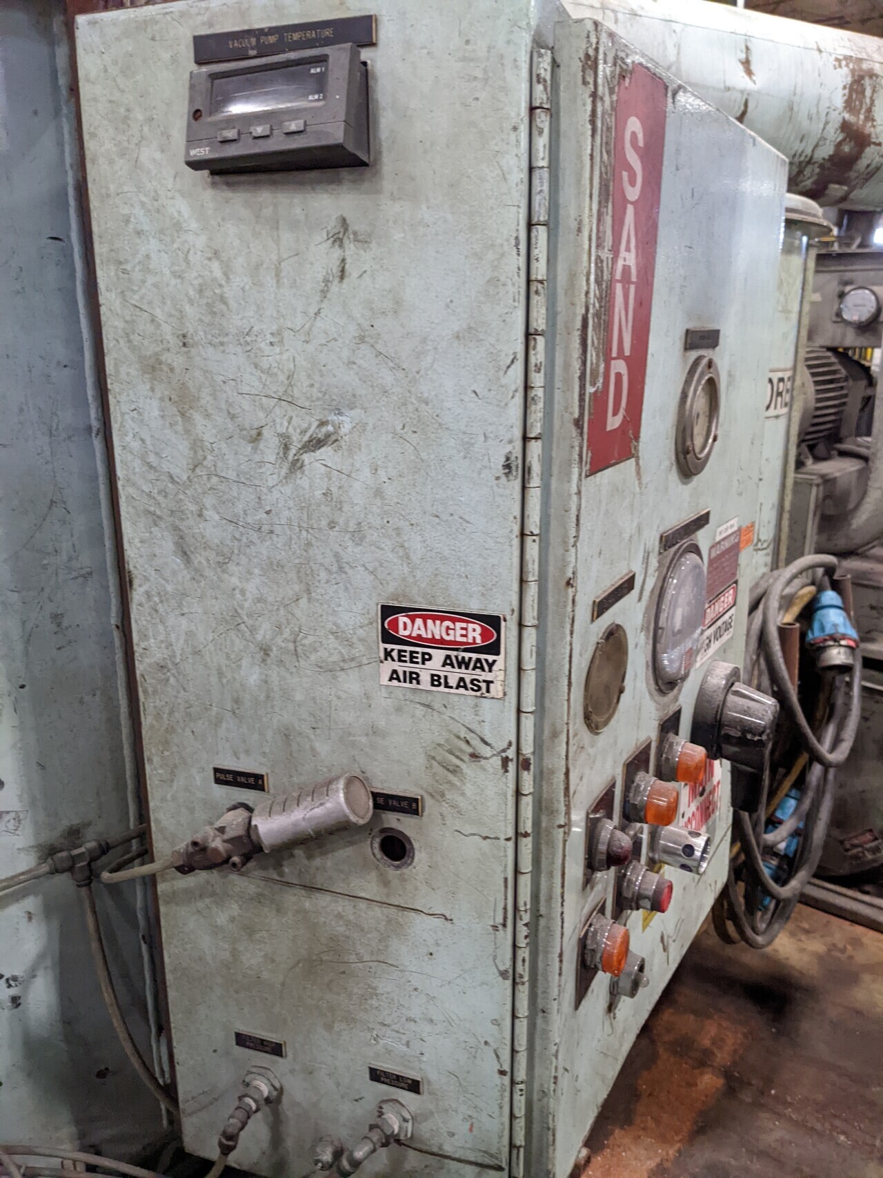 DEMARCO MAX VAC PORTABLE INDUSTRIAL VACUUM BLOWER SYSTEM (MISSING HOPPER)