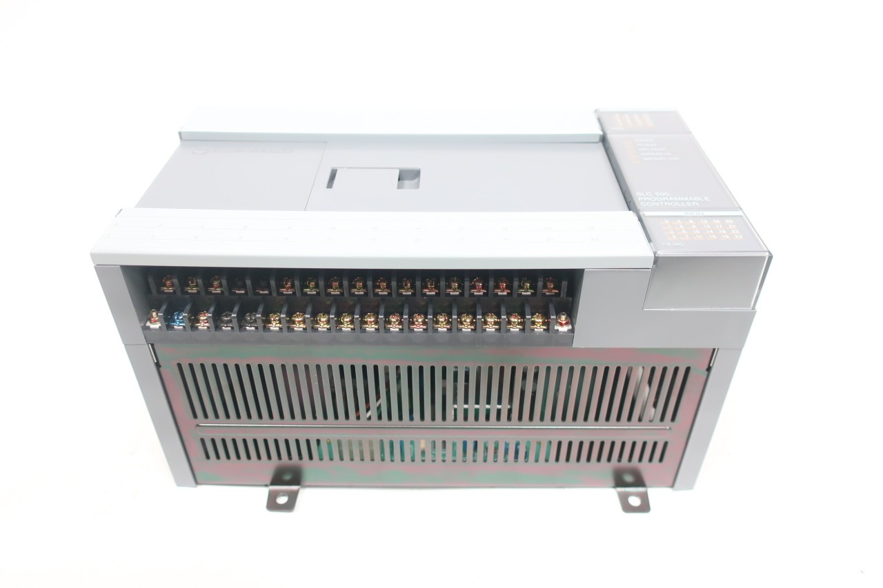 ALLEN BRADLEY 1747-L40B SLC 500 I/O SER B PROCESSOR MODULE