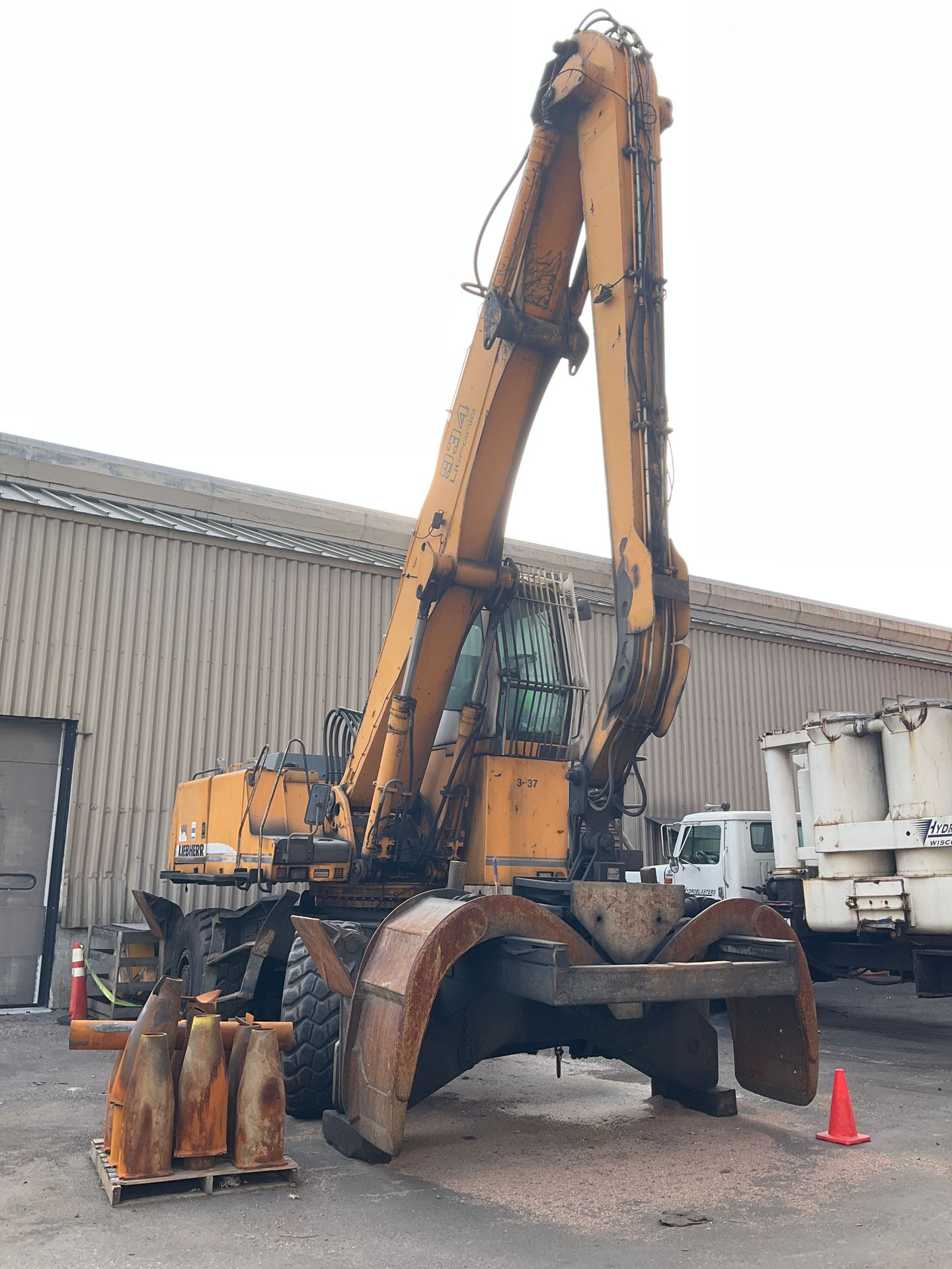 LIEBHERR A934 LITRONIC MOBILE MATERIAL HANDLER