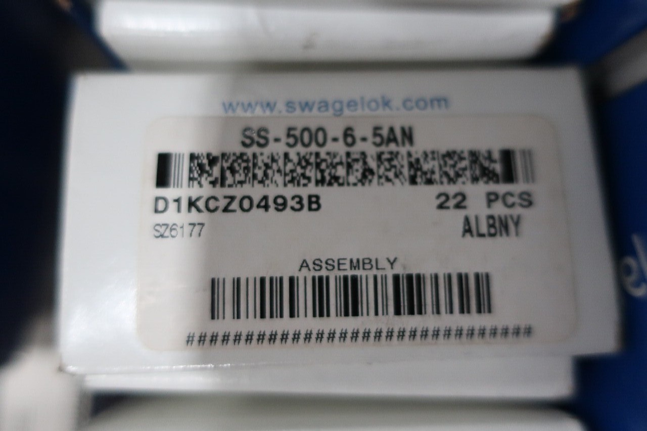 LOT OF ASSORTED SWAGELOK FITTINGS For Sale | Aucto