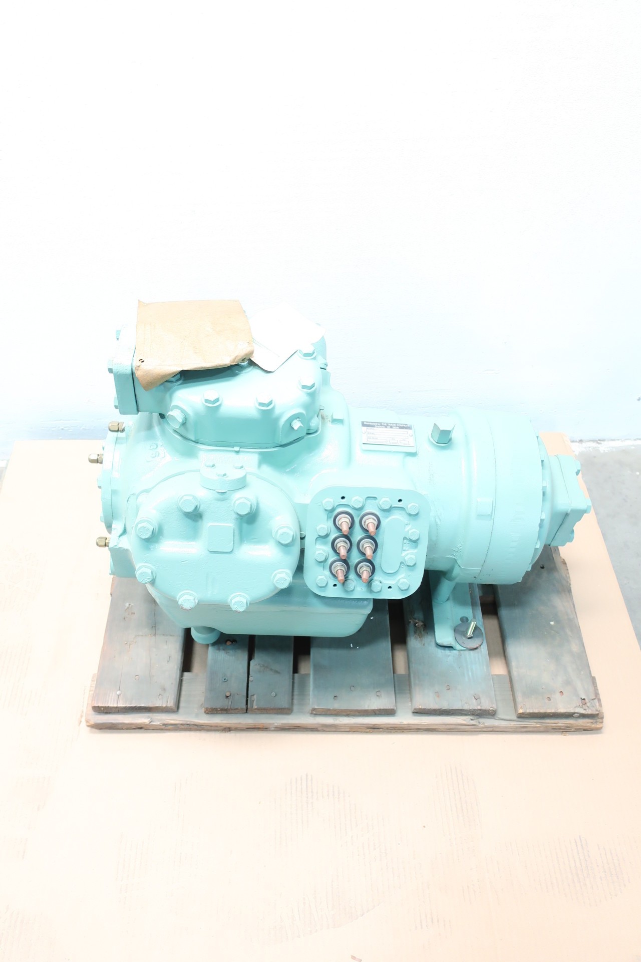 TRANE CARRIER CARLYLE RECIPROCATING COMPRESSOR For Sale | Aucto