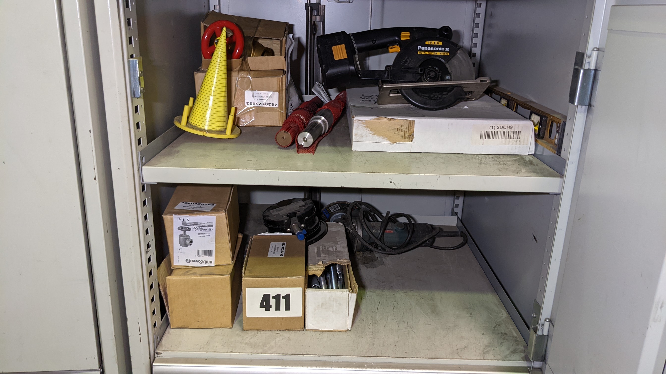 LISTA TOOL BOX WITH CONTENTS