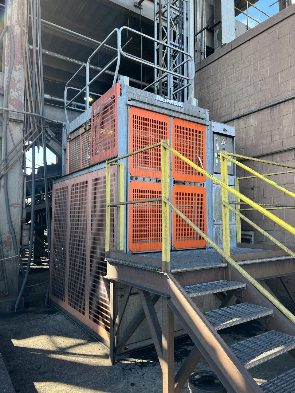 Alimak Scando 450 DOL SP construction hoist 4400lb