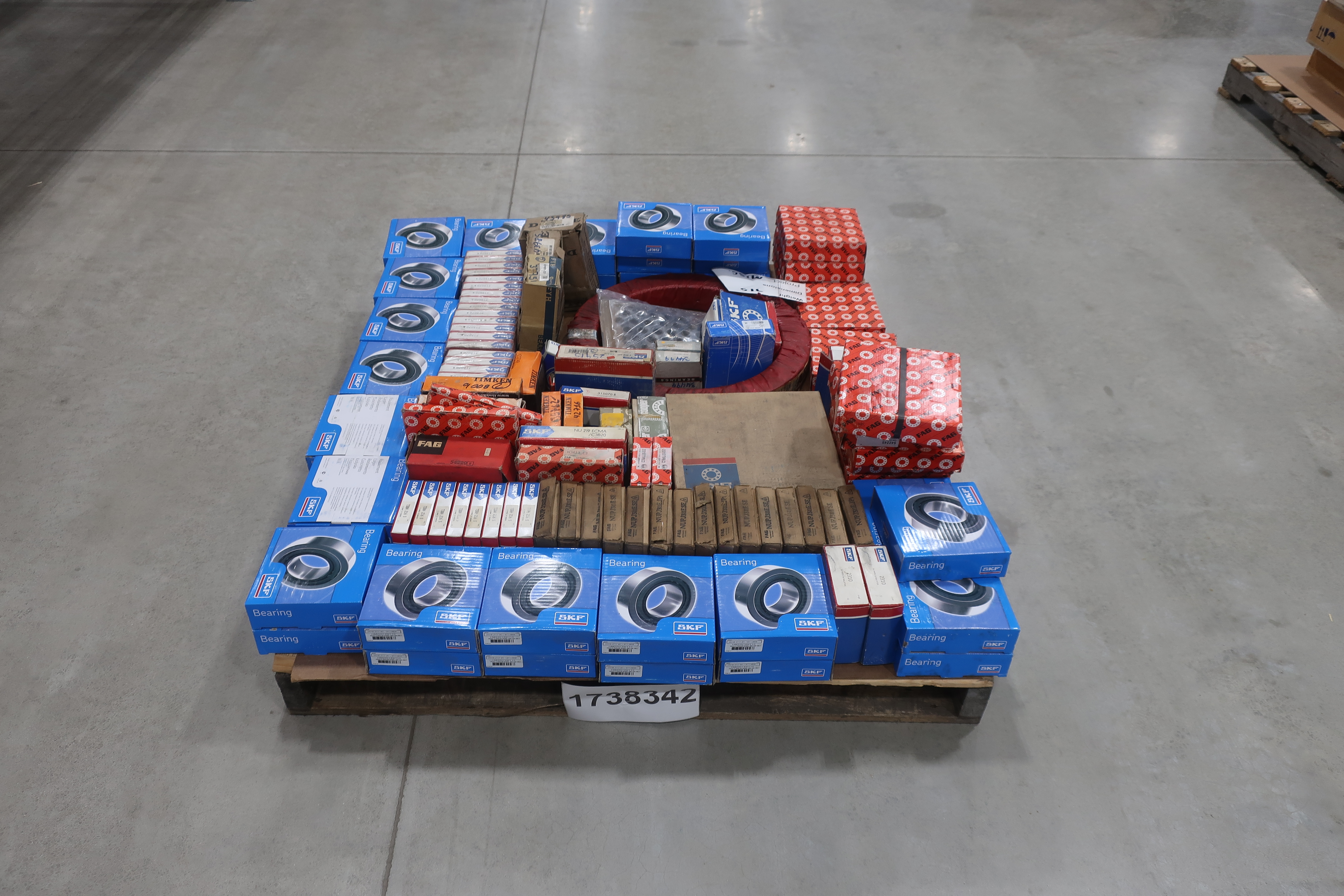 SKU 1738342 - PALLET OF ASSORTED BEARINGS, SKF, FAG, TIMKEN, DODGE, FYH ...