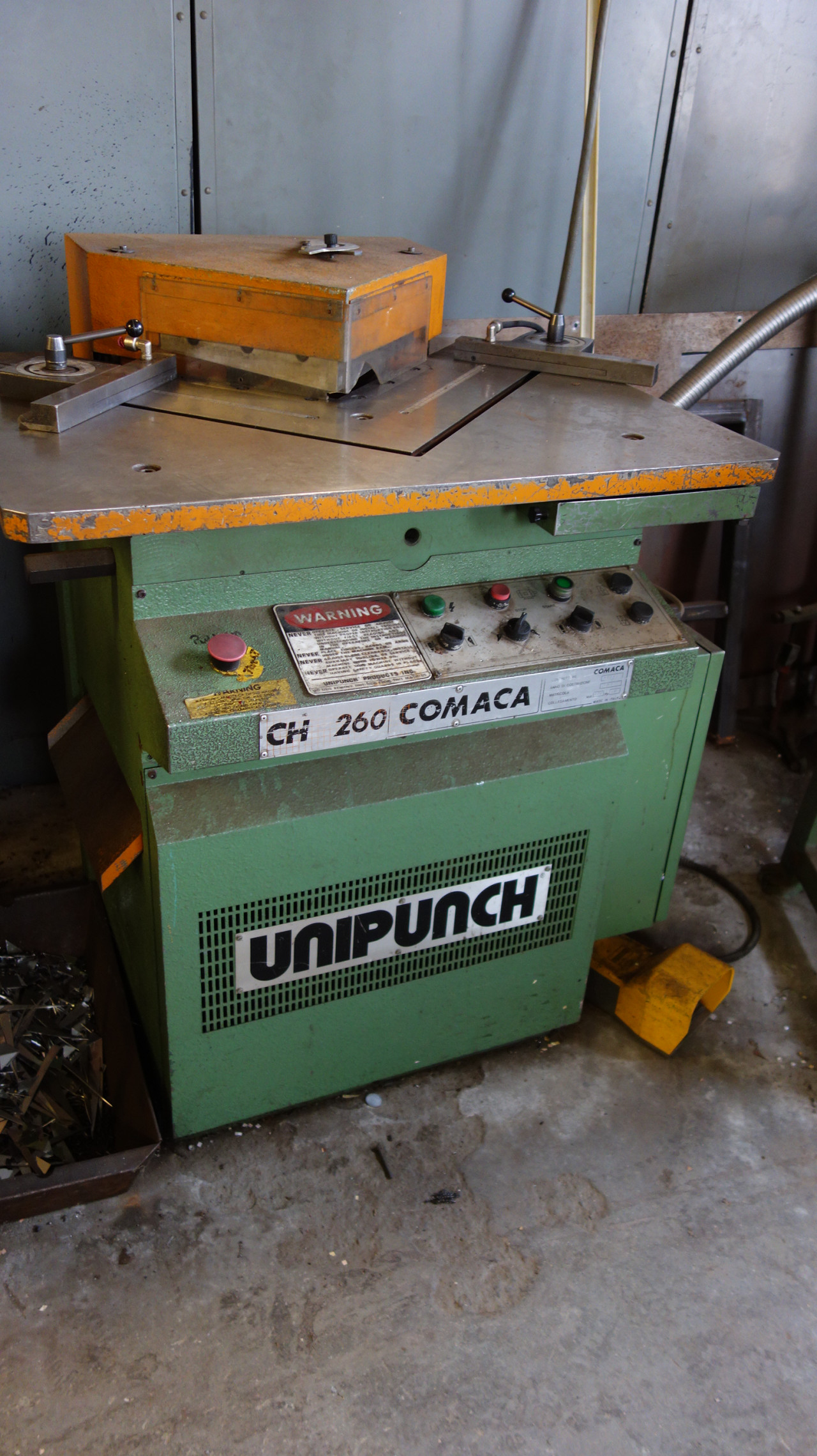 COMACA CH260 UNIPUNCH HYDRAULIC CORNER NOTCHING MACHINE For Sale | Aucto