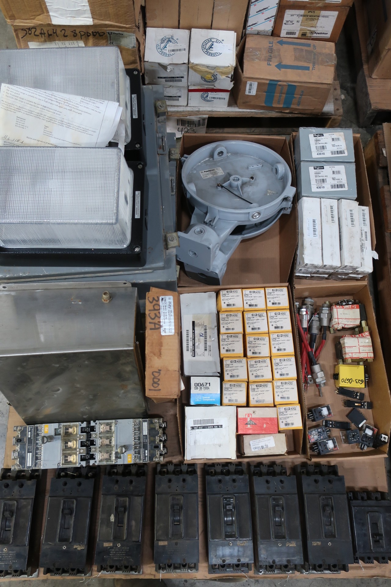 4 PALLETS OF ASSORTED ELECTRICAL For Sale | Aucto