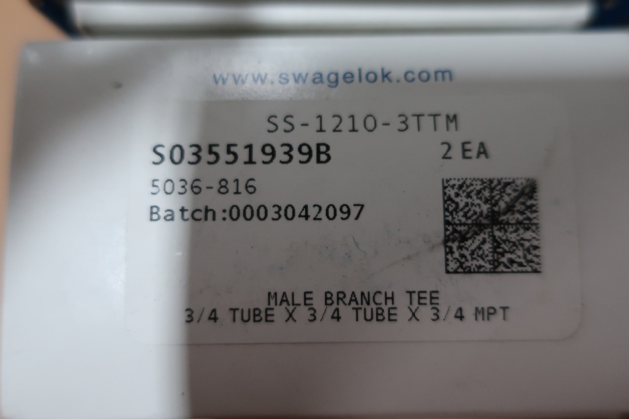LOT OF ASSORTED SWAGELOK FITTINGS For Sale | Aucto