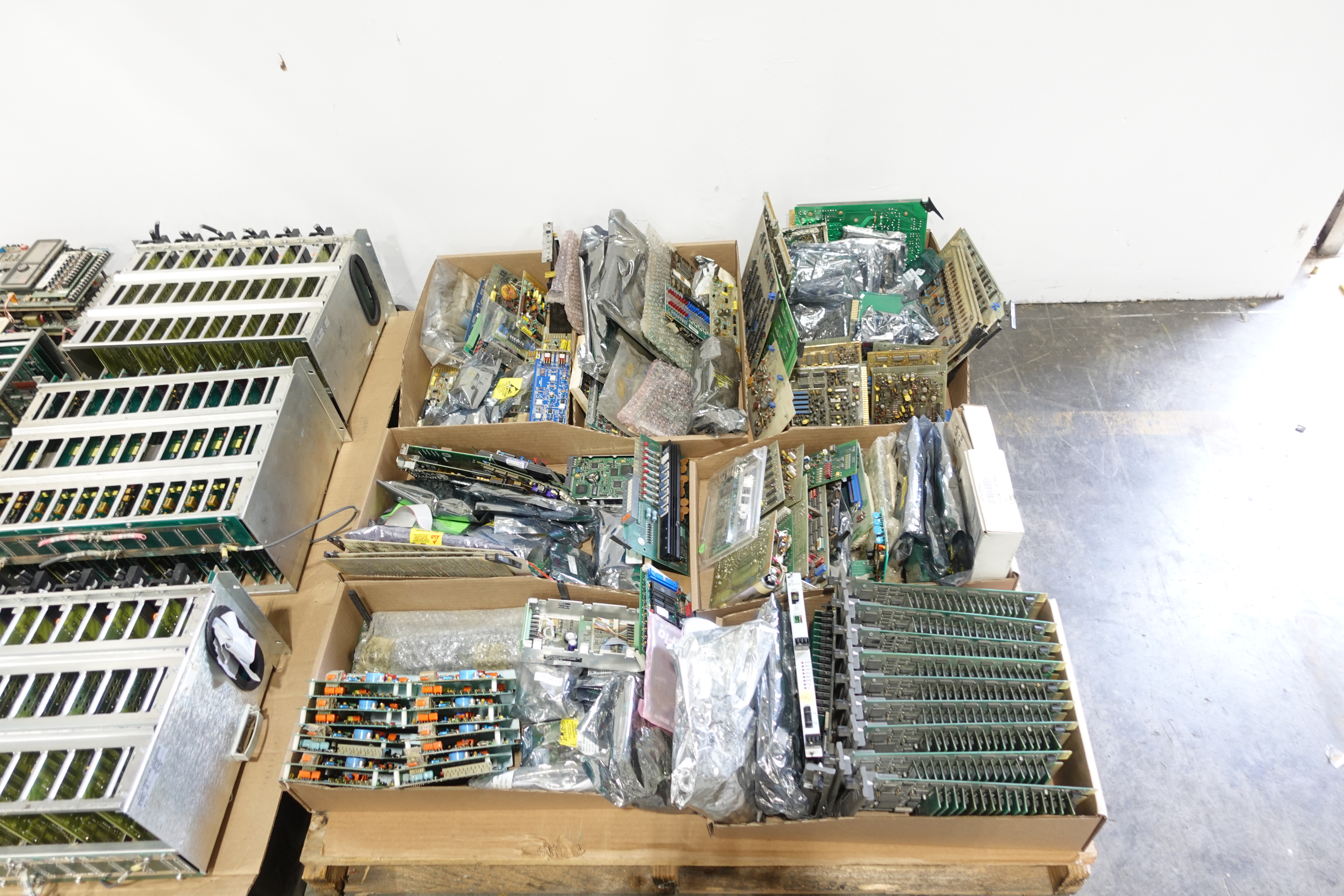 3 PALLETS OF ASSORTED PCB CIRCUIT BOARDS For Sale | Aucto