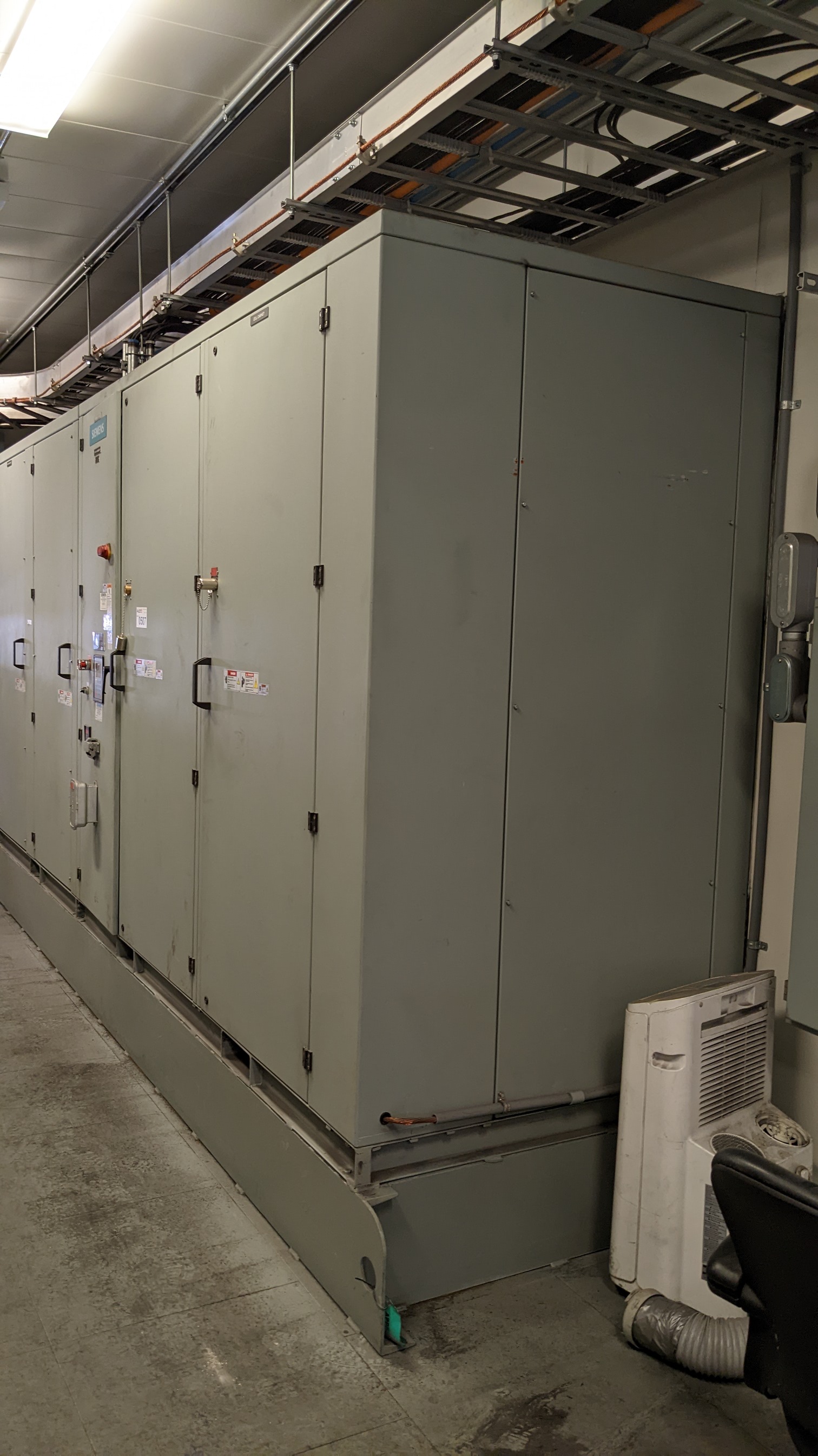 SIEMENS VFD 3 DOOR CONTROL CABINET