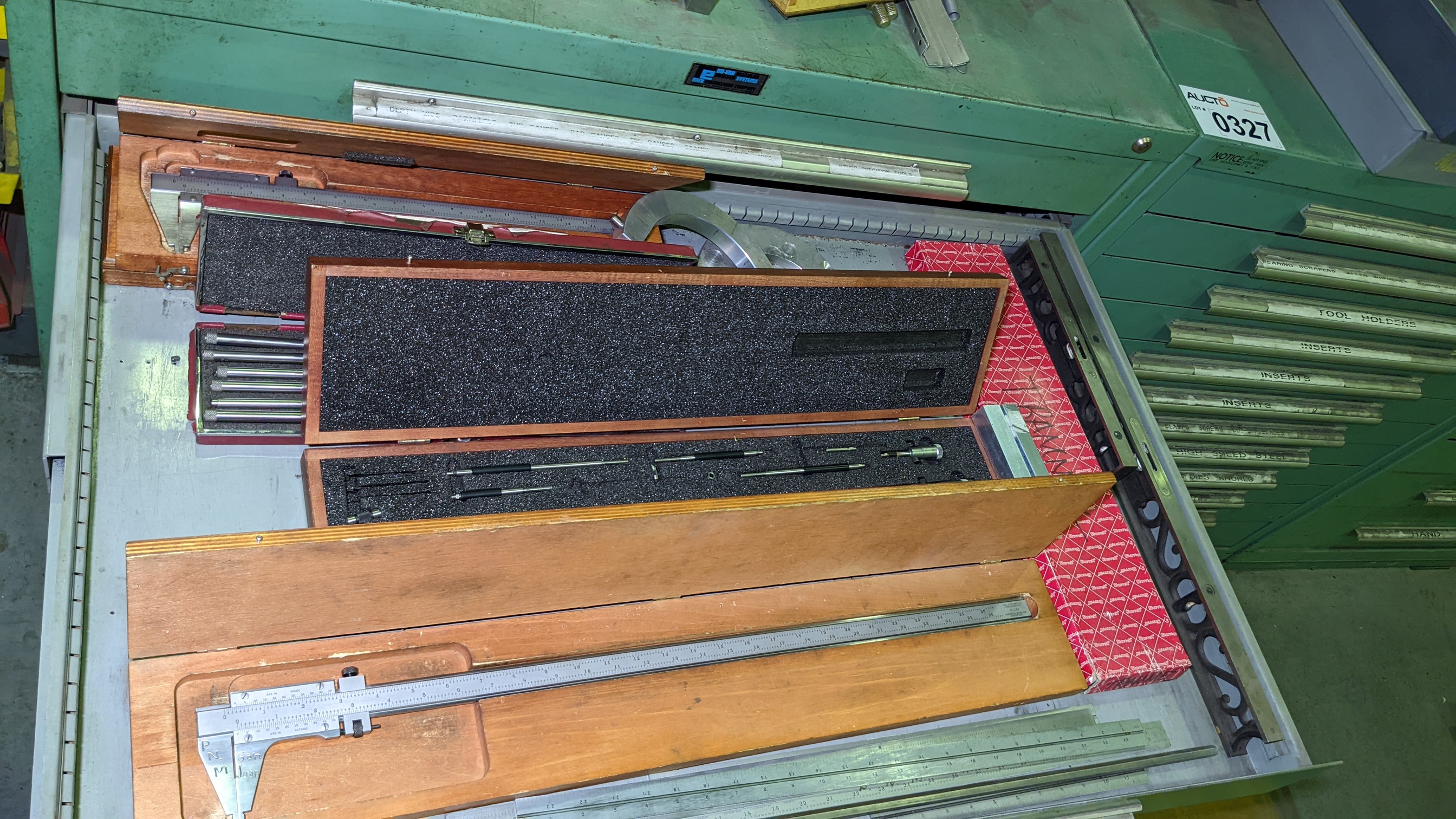 RACK ENGINEERING COMPANY 8 DRAWER TOOL CHEST WITH CONTENTS