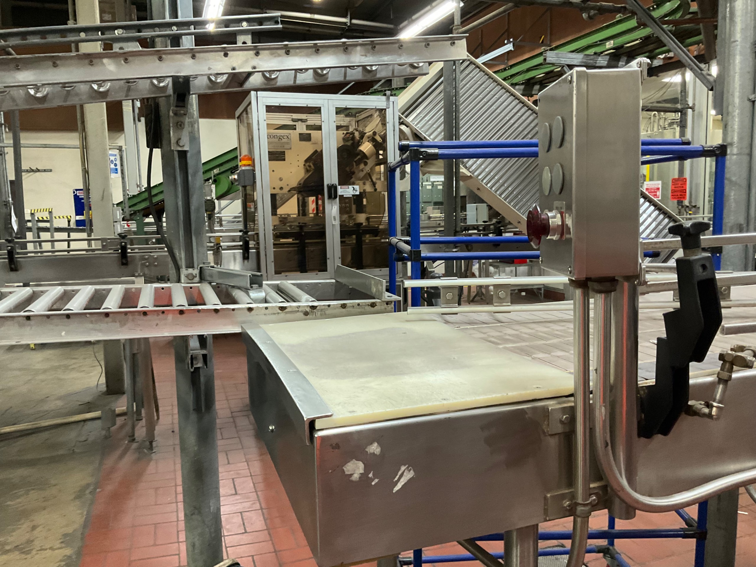 COMPLETE BOTTLING LINE A - 750ML WINE BOTTLES For Sale | Aucto