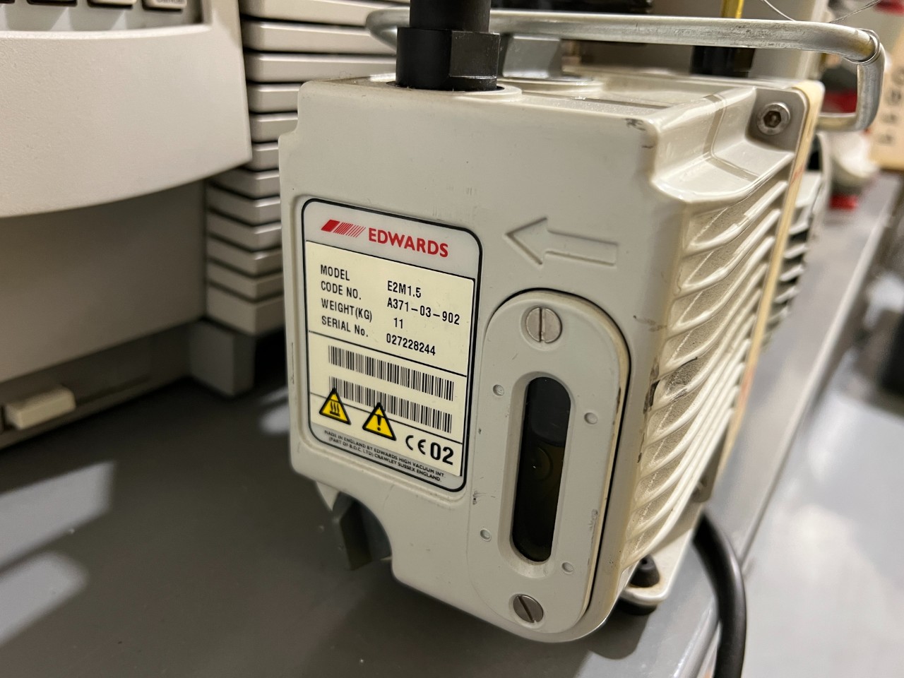 EDWARDS E2M1.5 VACUUM PUMP