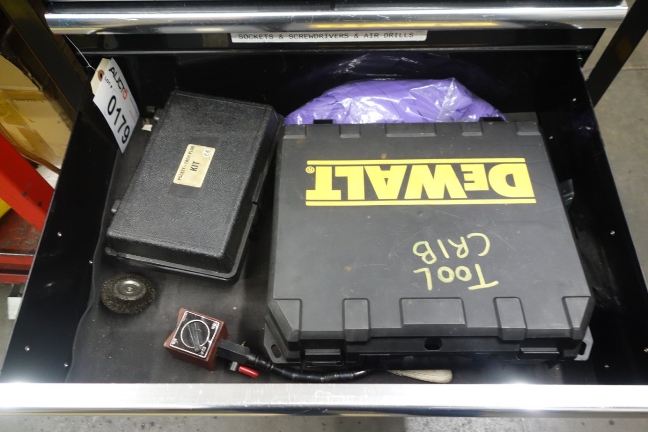 Sequoia Rolling toolbox with contents