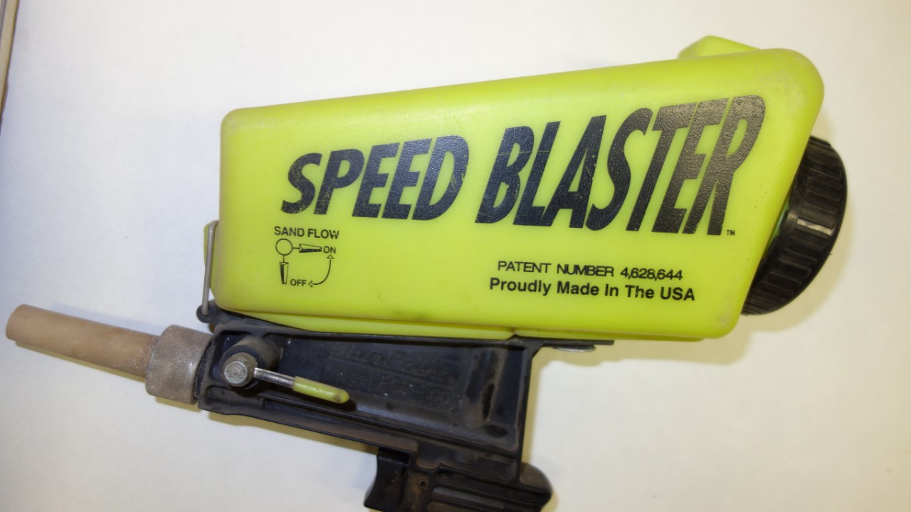 BLUE POINT PSB-100 GRAVITY FEED HAND HELD SANDBLASTER