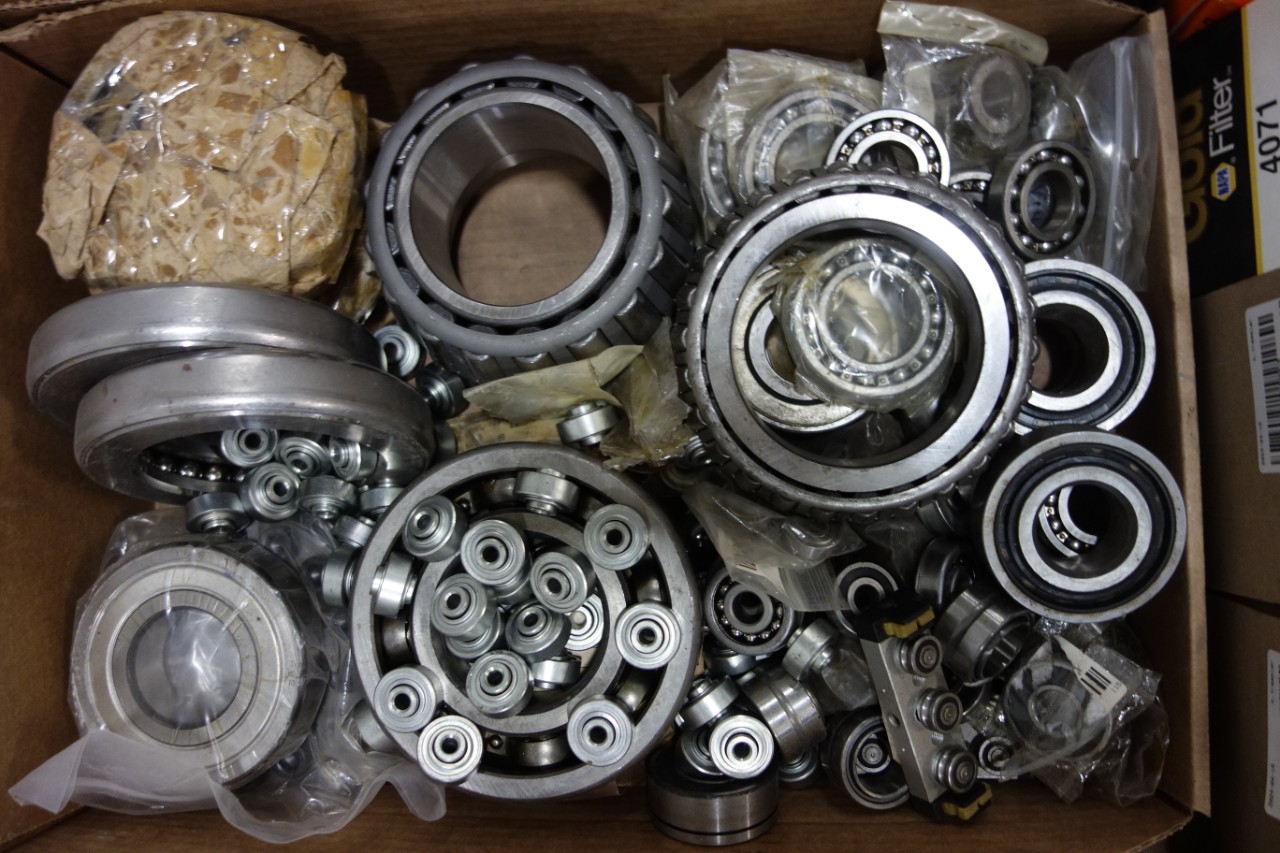 4 PALLETS OF ASSORTED POWER TRANSMISSION