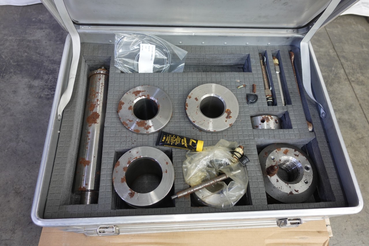 LOT OF 2 SKF SUPERGRIP BOLT COUPLING SYSTEM AB TOOLS For Sale | Aucto