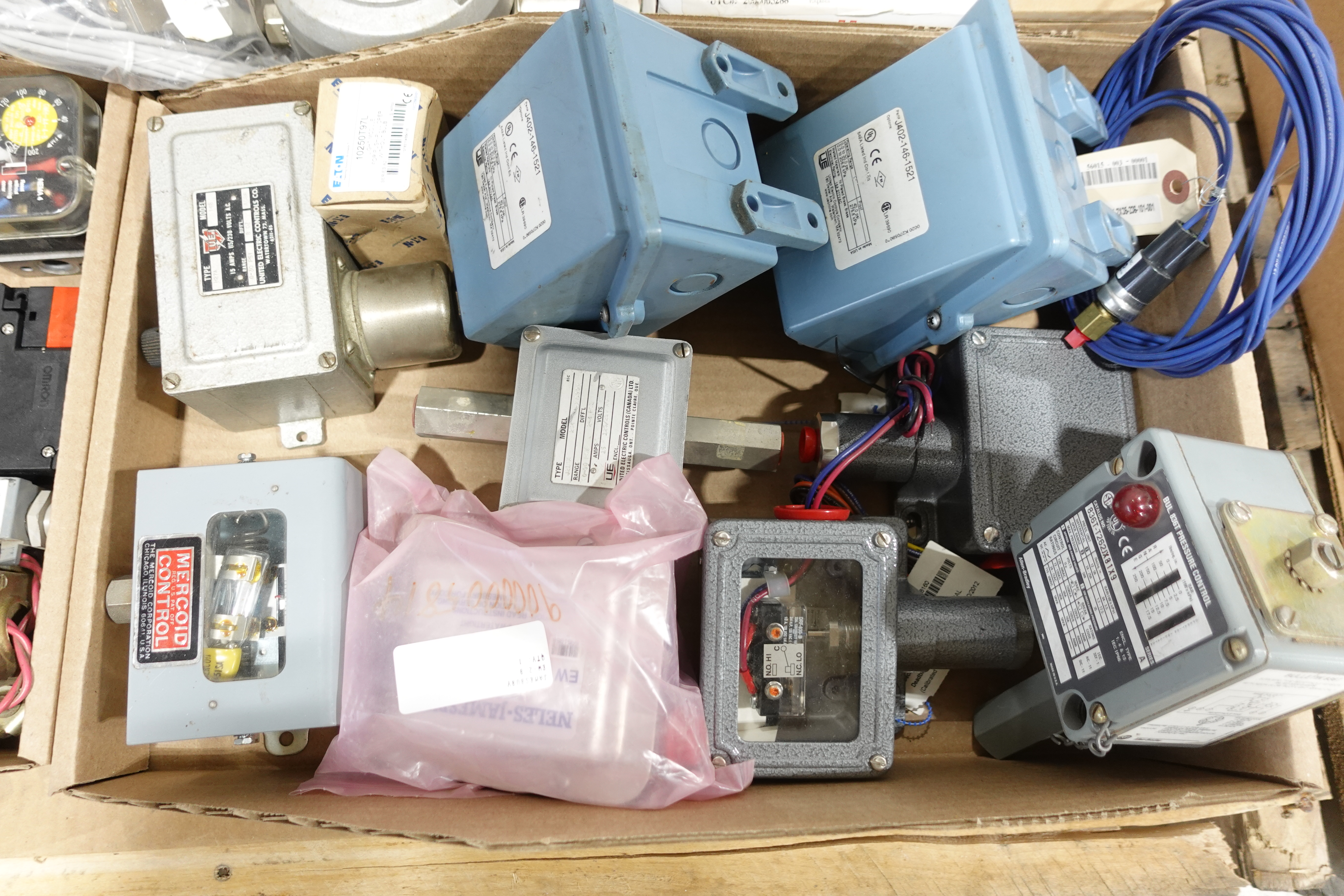SKU 1726935 - 2 PALLETS OF FLOAT, LIMIT, AND PRESSURE SWITCHES For Sale ...