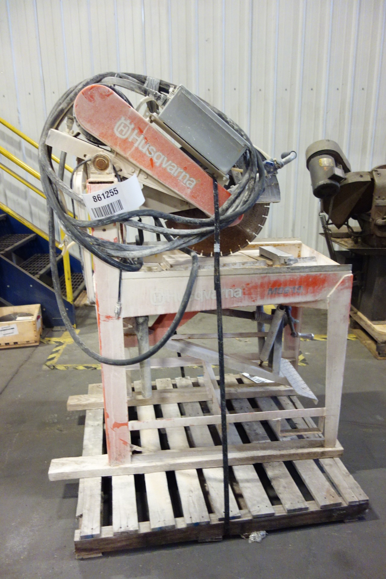 HUSQVARNA MS 610 5 HP ELECTRIC GUARDMATIC MASONRY BRICK AND BLOCK SAW