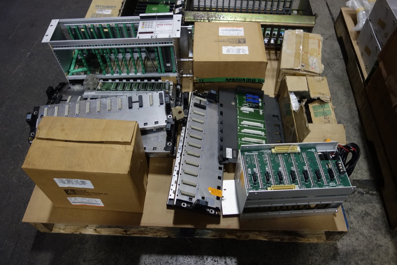 2 PALLETS OF ASSORTED CHASSIS RACKS For Sale | Aucto