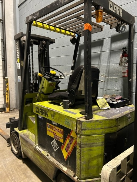 1989 Clark ECS25 Forklift