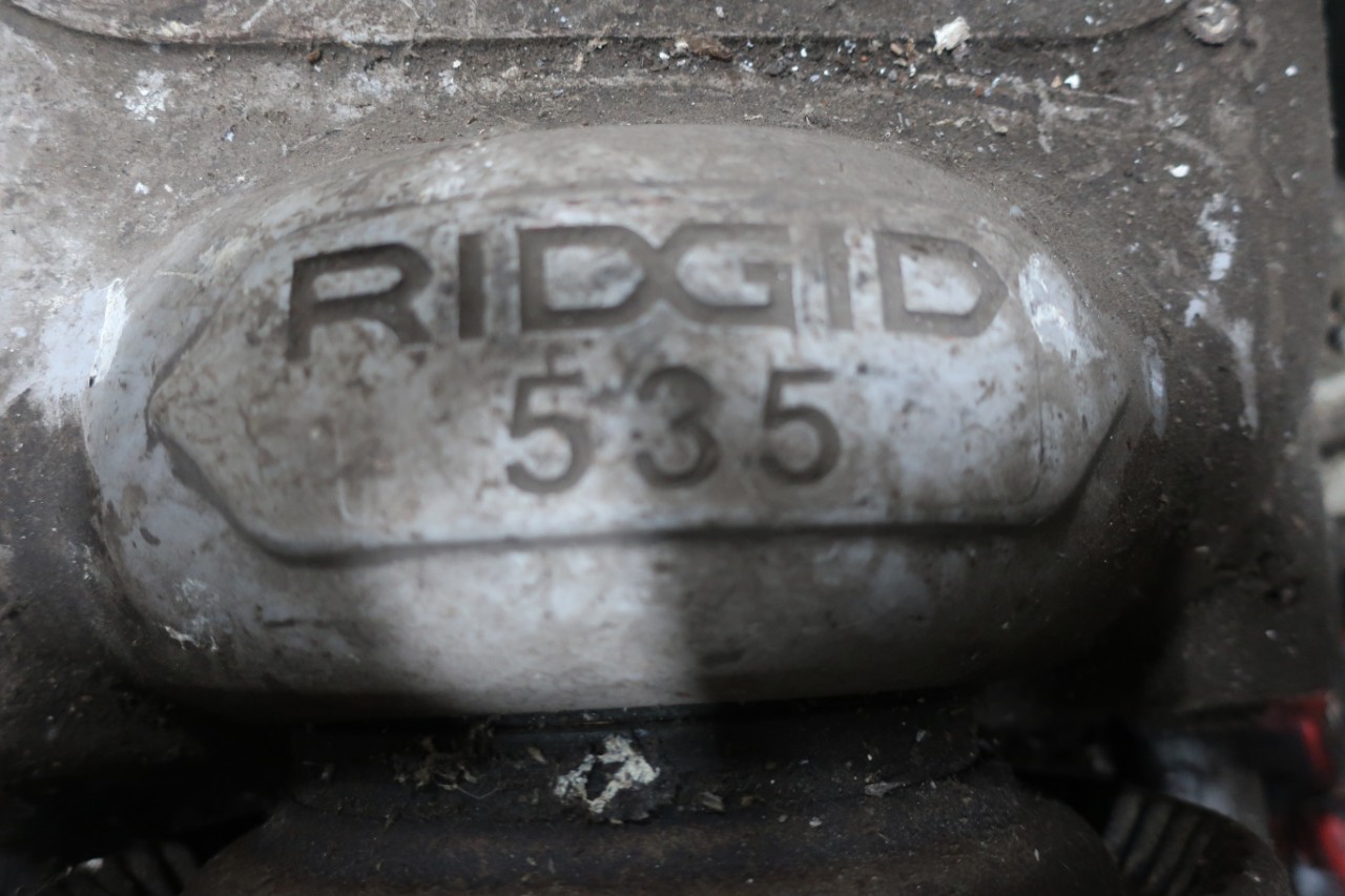 RIGID 535 PIPE CUTTER WITH ACCESSORIES