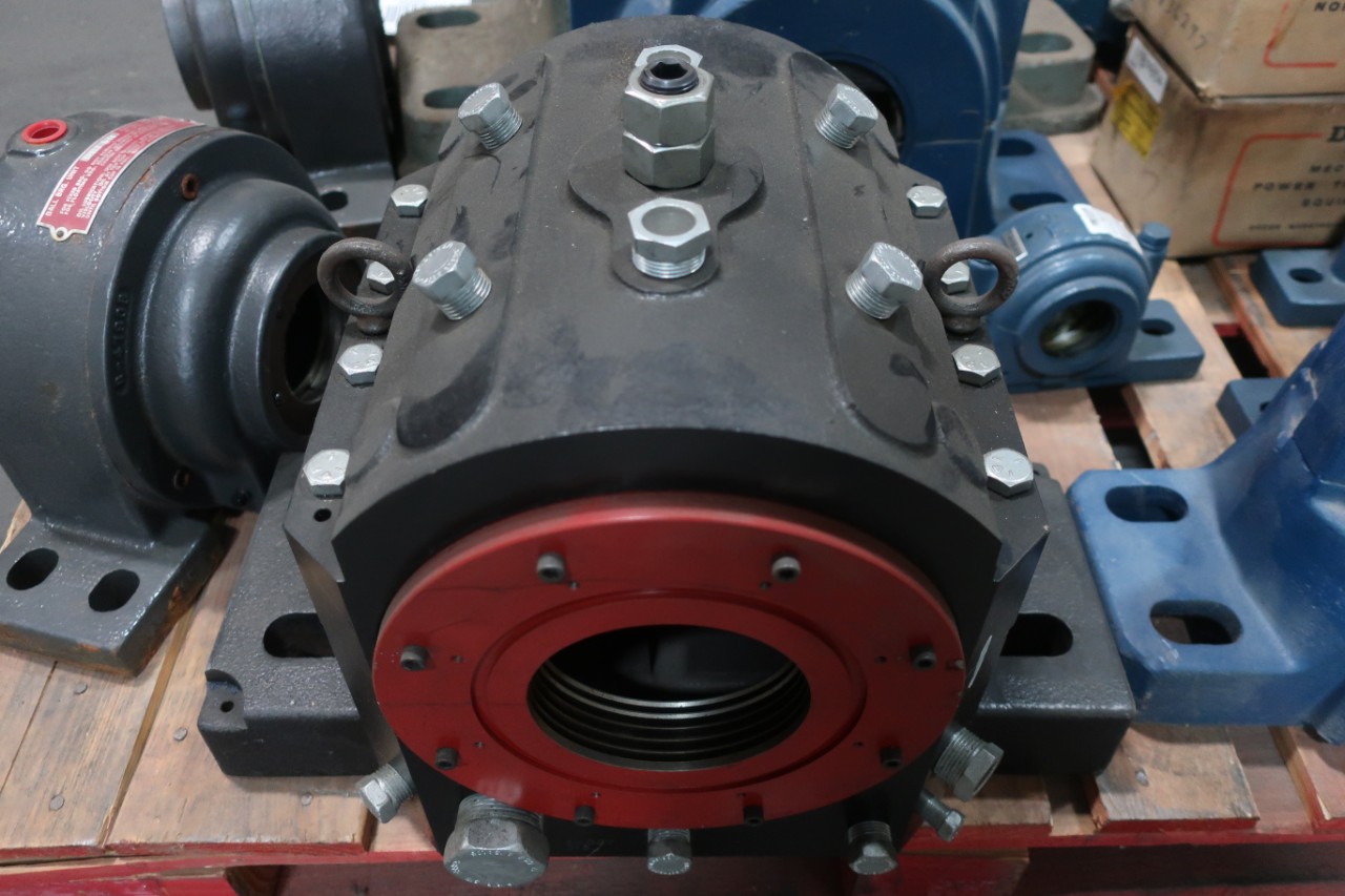 PALLET OF ASSORTED PILLOW BLOCK SPLIT CASE HOUSINGS AND BEARINGS