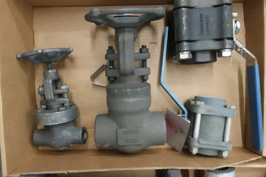 4 PALLETS OF ASSORTED VALVES