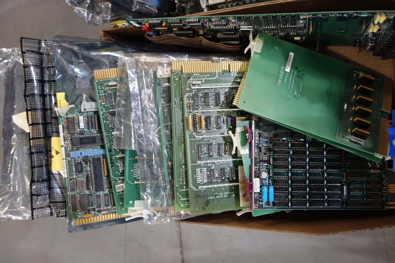 2 PALLETS OF ASSORTED PCB CIRCUIT BOARDS For Sale | Aucto