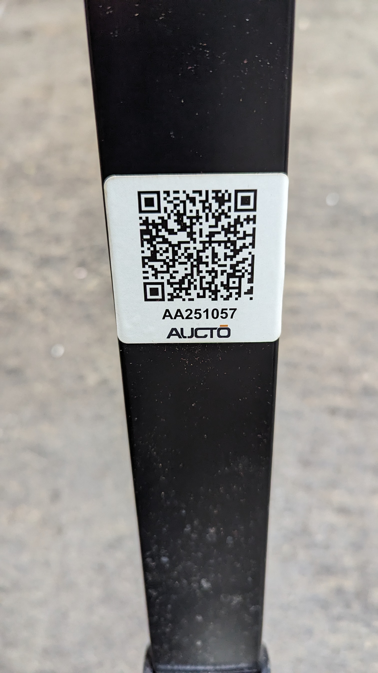 Crown PTH50 5000 lb Pallet Jack For Sale | Aucto