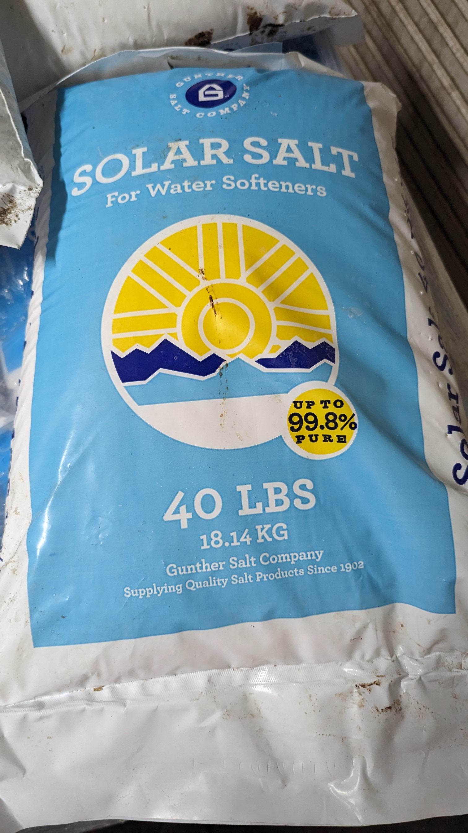 Bulk Lot of Water Softener Salt - QTY approx. 65 bags For Sale | Aucto