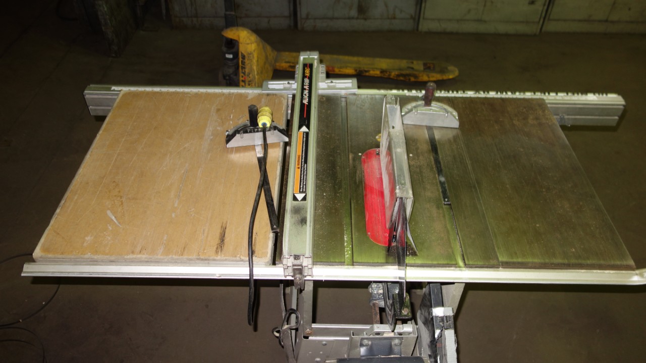 CRAFTSMAN 10 IN TABLE SAW WITH ALIGN A RIP XRC