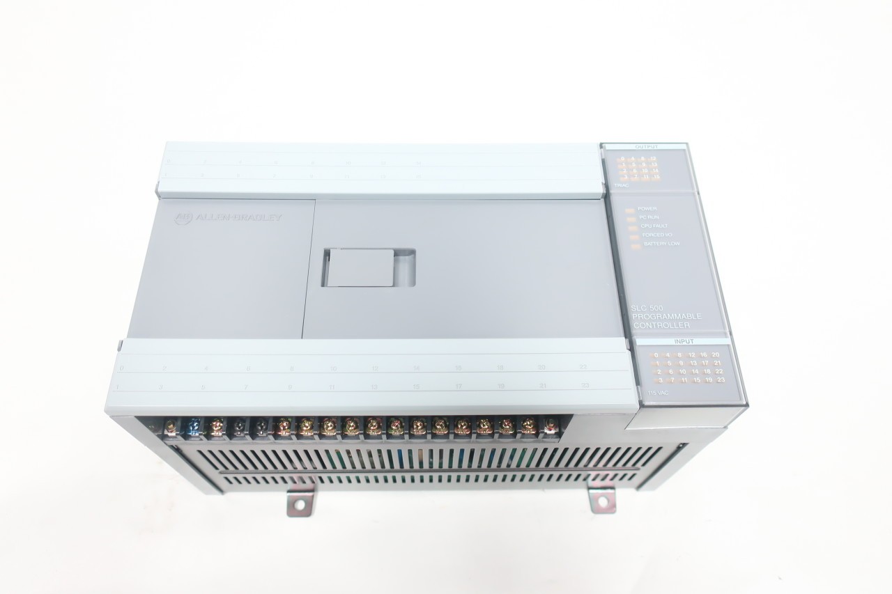 ALLEN BRADLEY 1747-L40B SLC 500 I/O SER B PROCESSOR MODULE