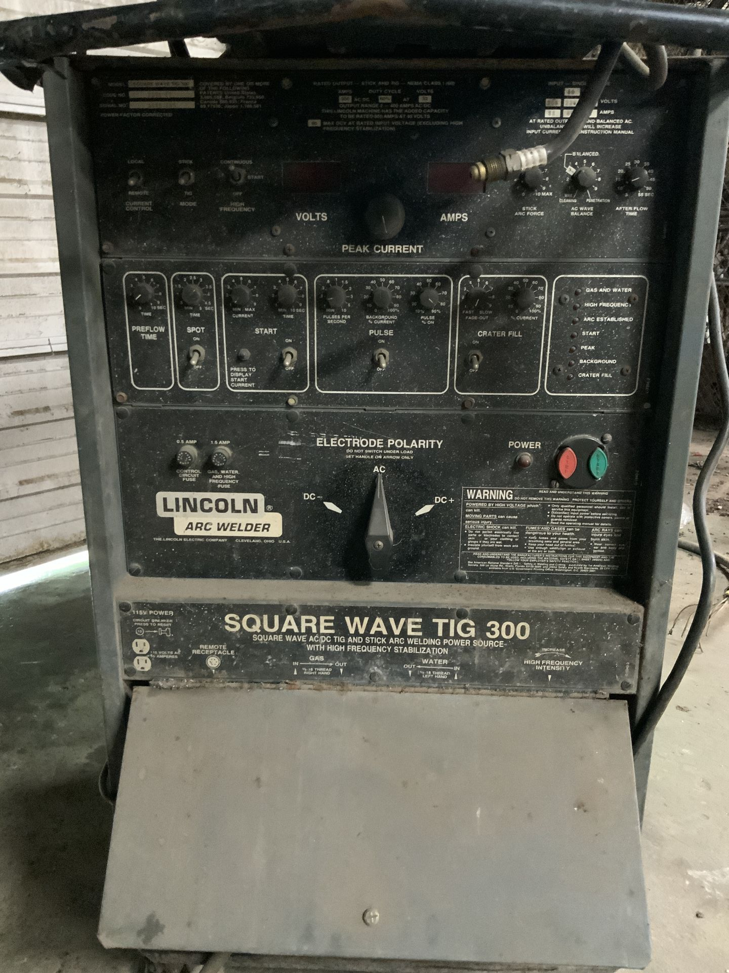 LINCOLN SQUARE WAVE TIG 300 WELDER