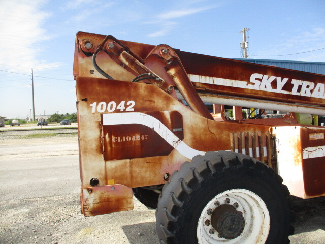 Skytrak Rough Terrain Forklift - Model B8400 For Sale | Aucto