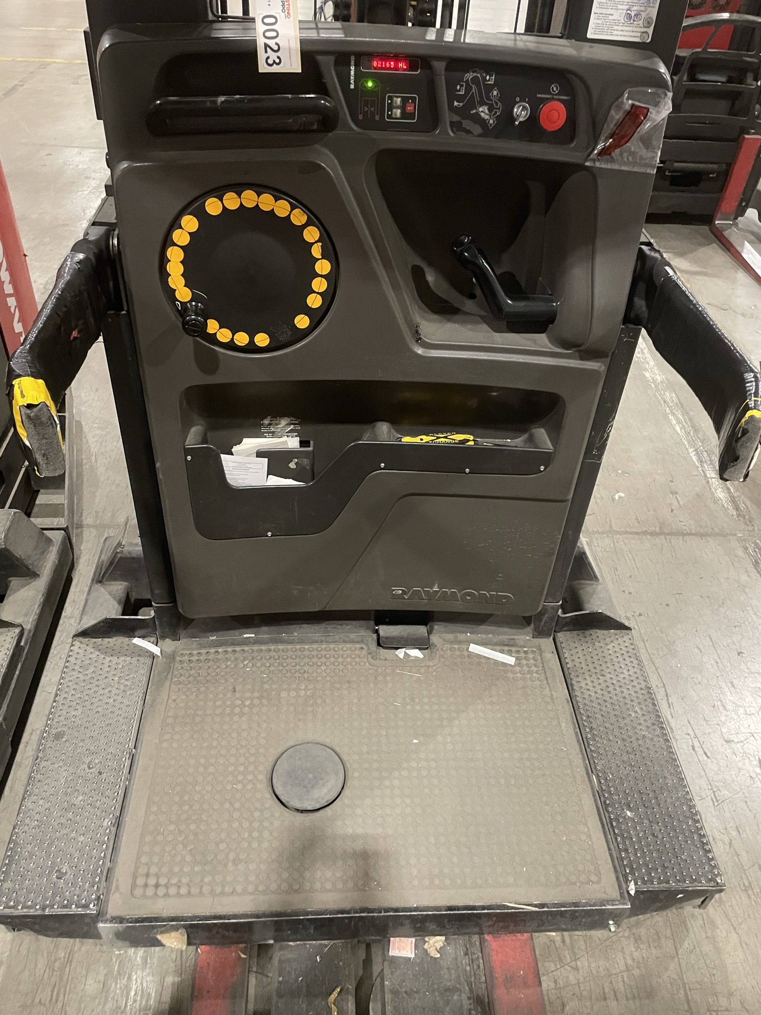 2008 RAYMOND 560-OPC30TT ORDER PICKER