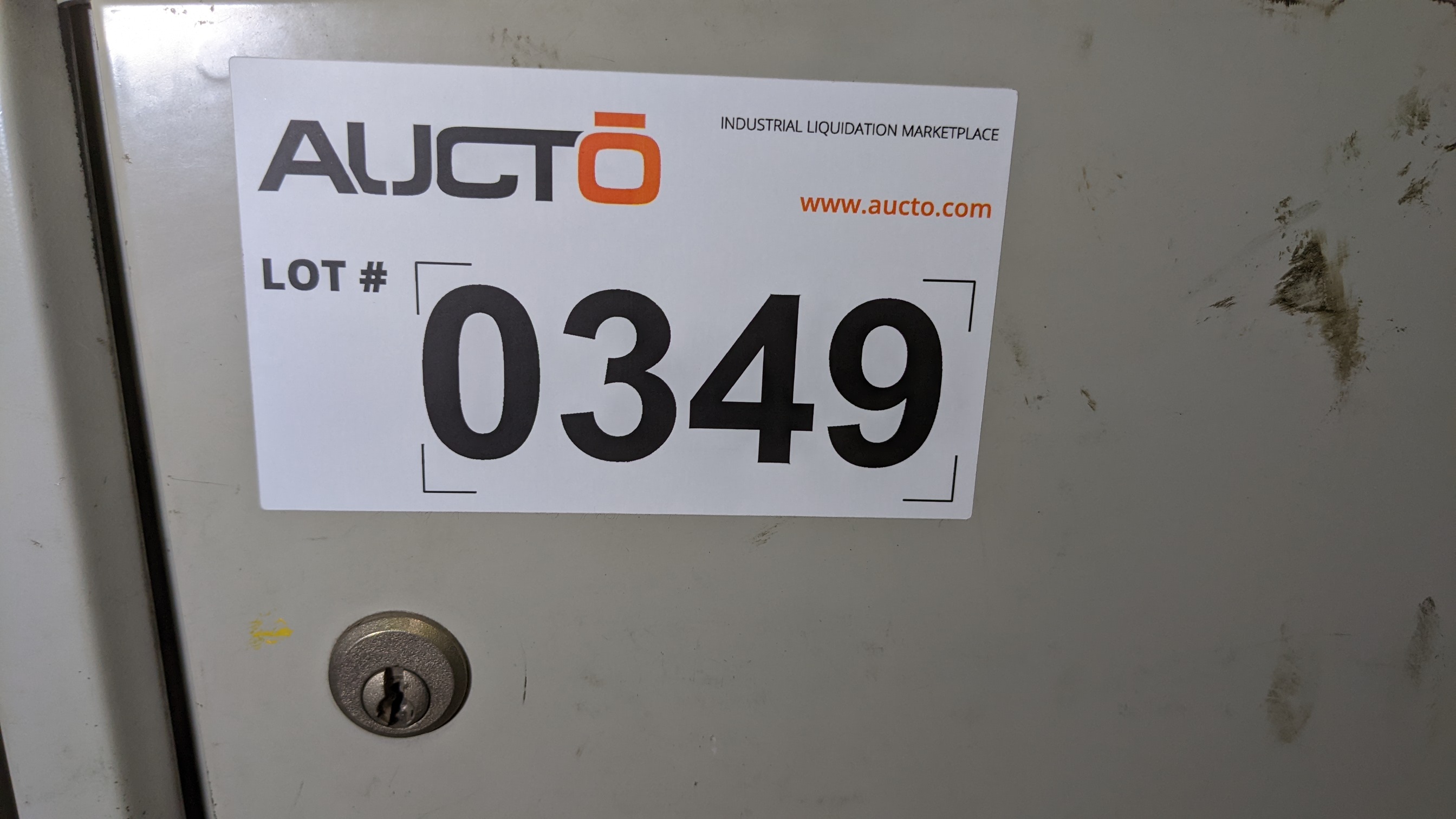 LISTA TOOL BOX WITH CONTENTS