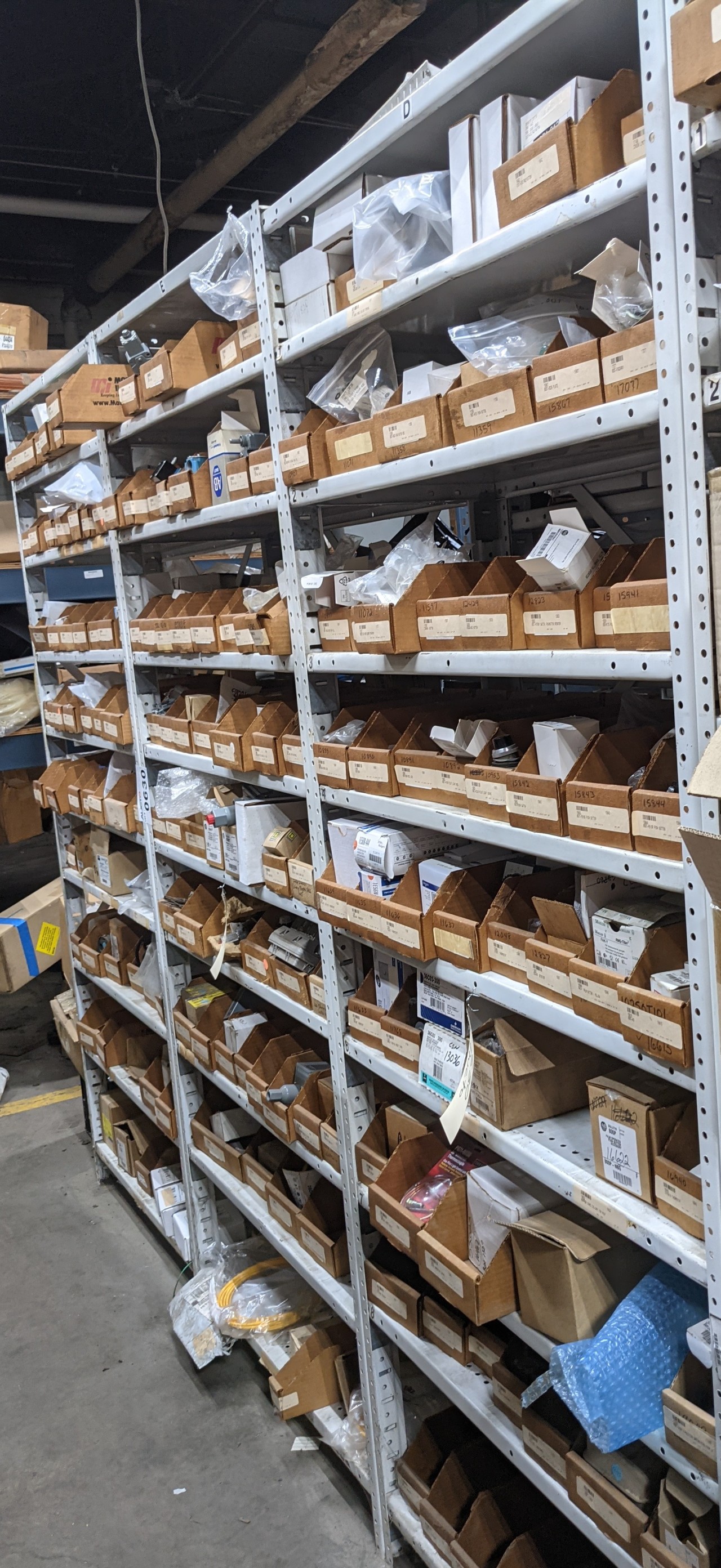 CONTENTS OF 3 SHELVES MRO , ELECTRICAL SWITCHES, PUSH BUTTONS