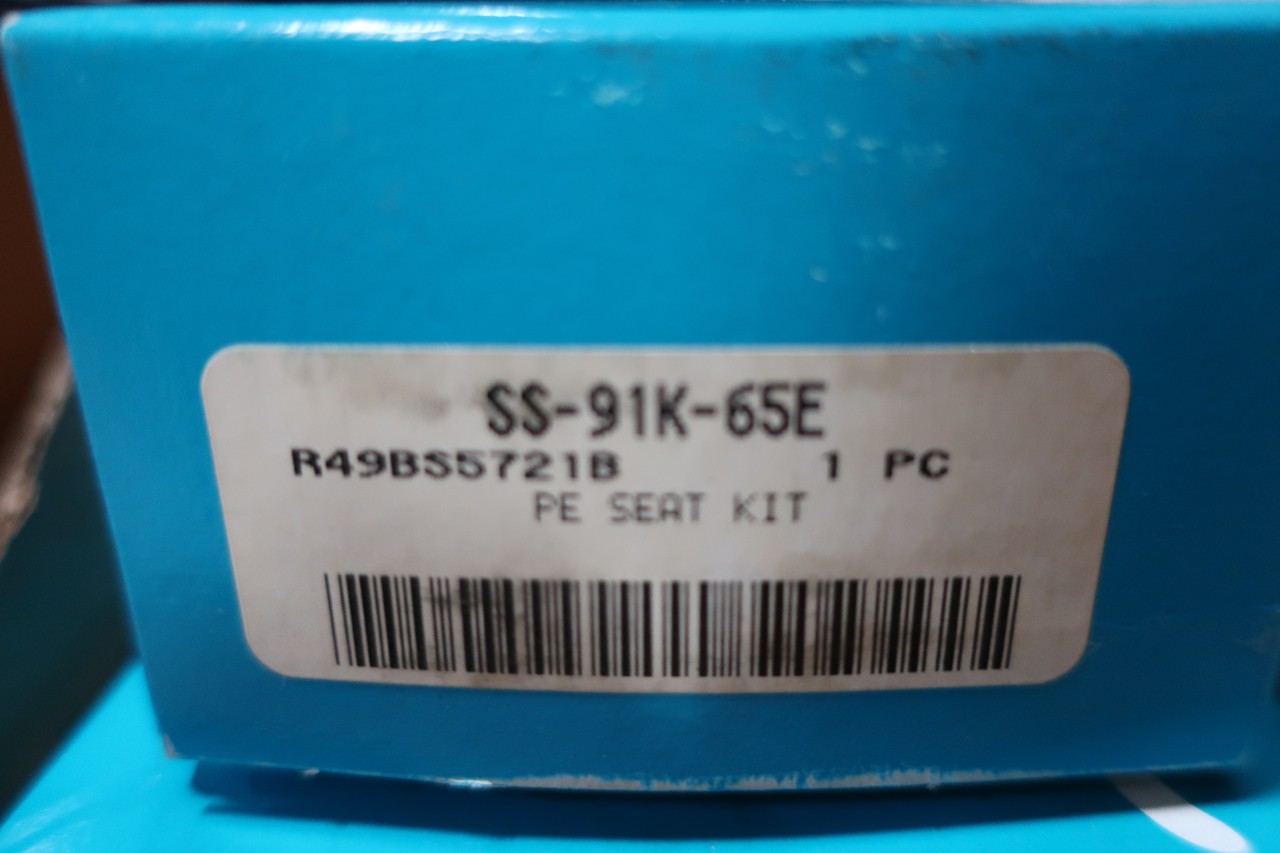 LOT OF ASSORTED SWAGELOK FITTINGS For Sale | Aucto
