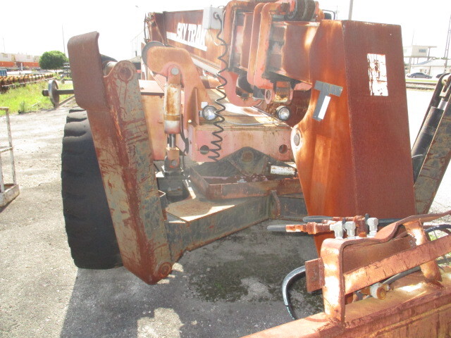 Skytrak Rough Terrain Forklift - Model B8400 For Sale | Aucto