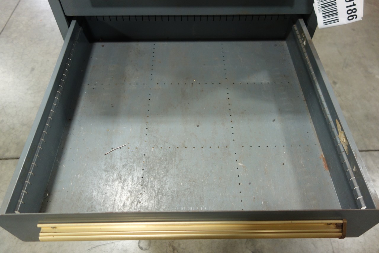 EQUIPTO 8 DRAWER TOOL CABINET For Sale | Aucto